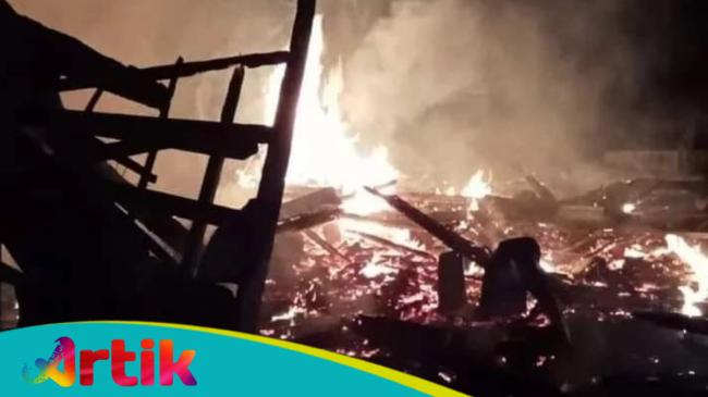 Akibat Korsleting listrik, Sebuah Rumah di Waringinsari Hangus Terbakar