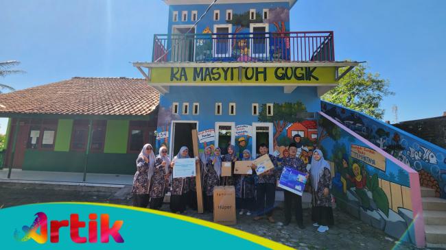 PLN UP2B Jateng dan DIY Bantu Sarana Pendidikan RA Masyitoh Gogik