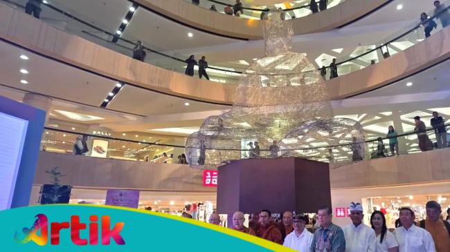 Rupang Buddha Transparan Raksasa di Atrium Tunjungan Plaza Surabaya ...