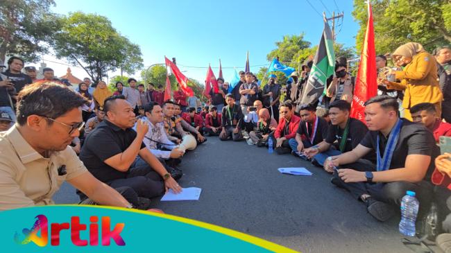 DPRD Surabaya Apresiasi Aksi Mahasiswa, Kritik adalah Energi Demokrasi ...